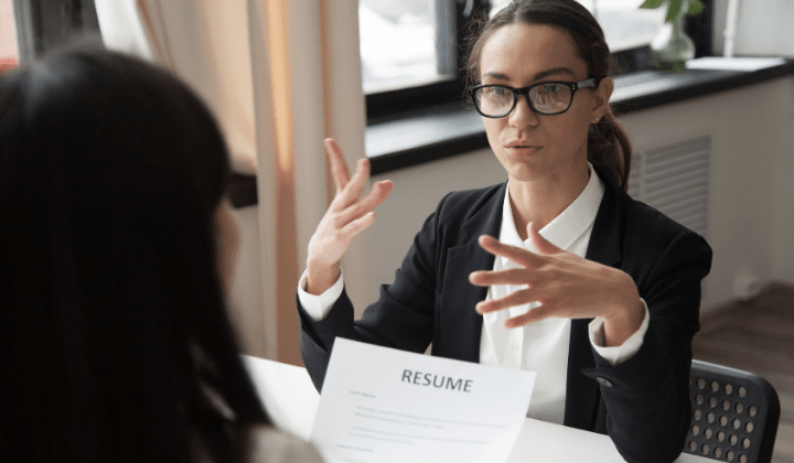 How To Introduce Yourself Professionally In An Interview in English 