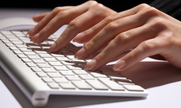 10 Best Online Typing Jobs for Students in December 2025